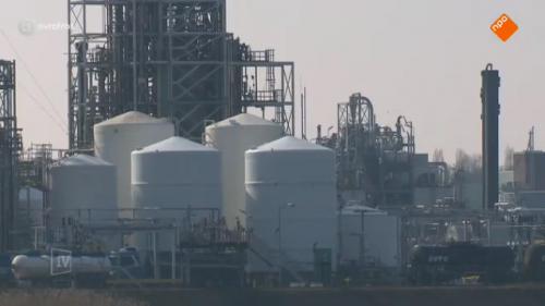 Fabriek Dordrecht stoot kankerverwekkende stof uit - EenVandaag Fabriek Dordrecht stoot kankerverwekkende stof uit - EenVandaag